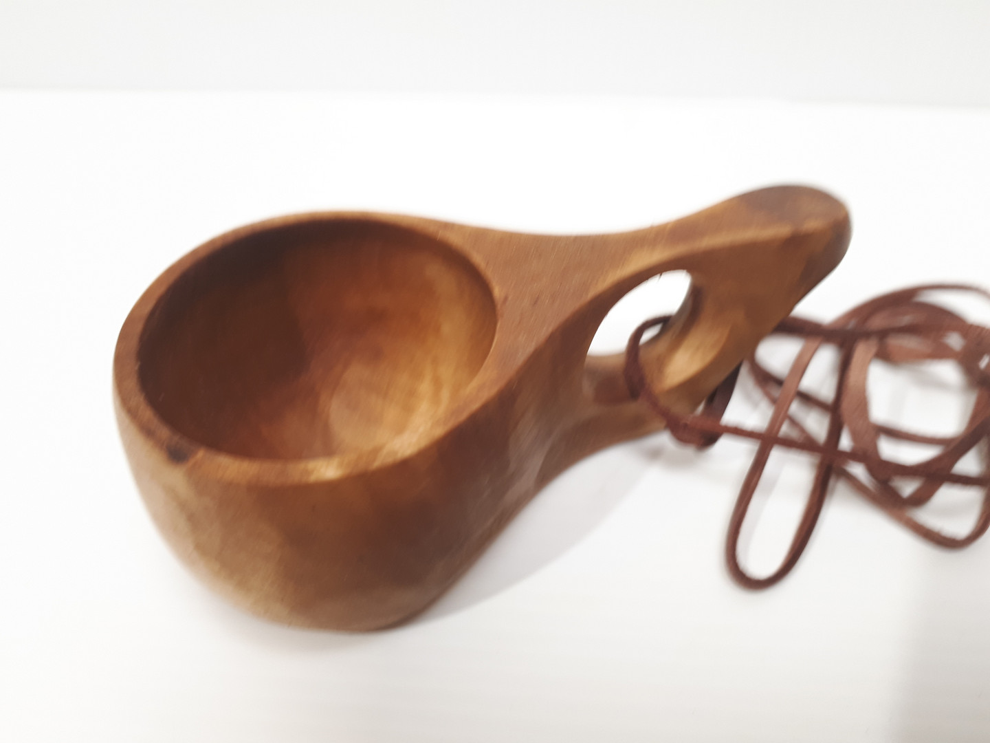 Carved wood schnapps cup - Verkkokauppa