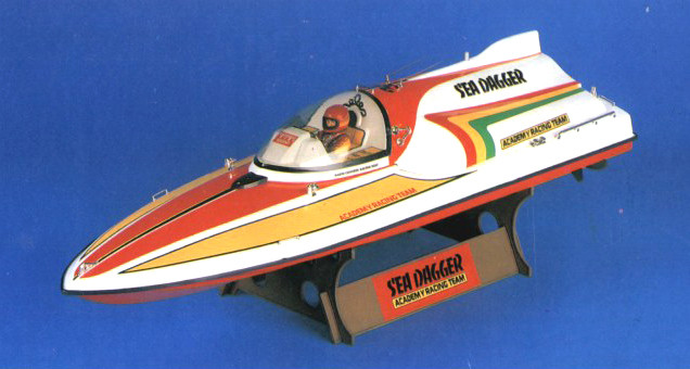 Sea Dagger Off-Shore Racer Kahdella RS-540S moottorilla