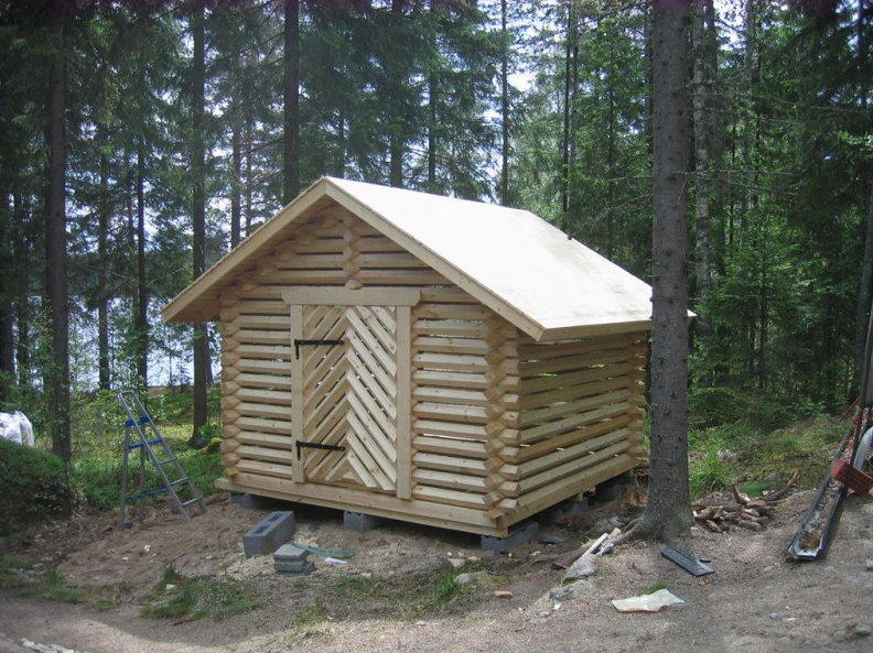 Pieni puuliiteri/puulato neliöhirrestä 3 m x 3 m – Biottori Oy
