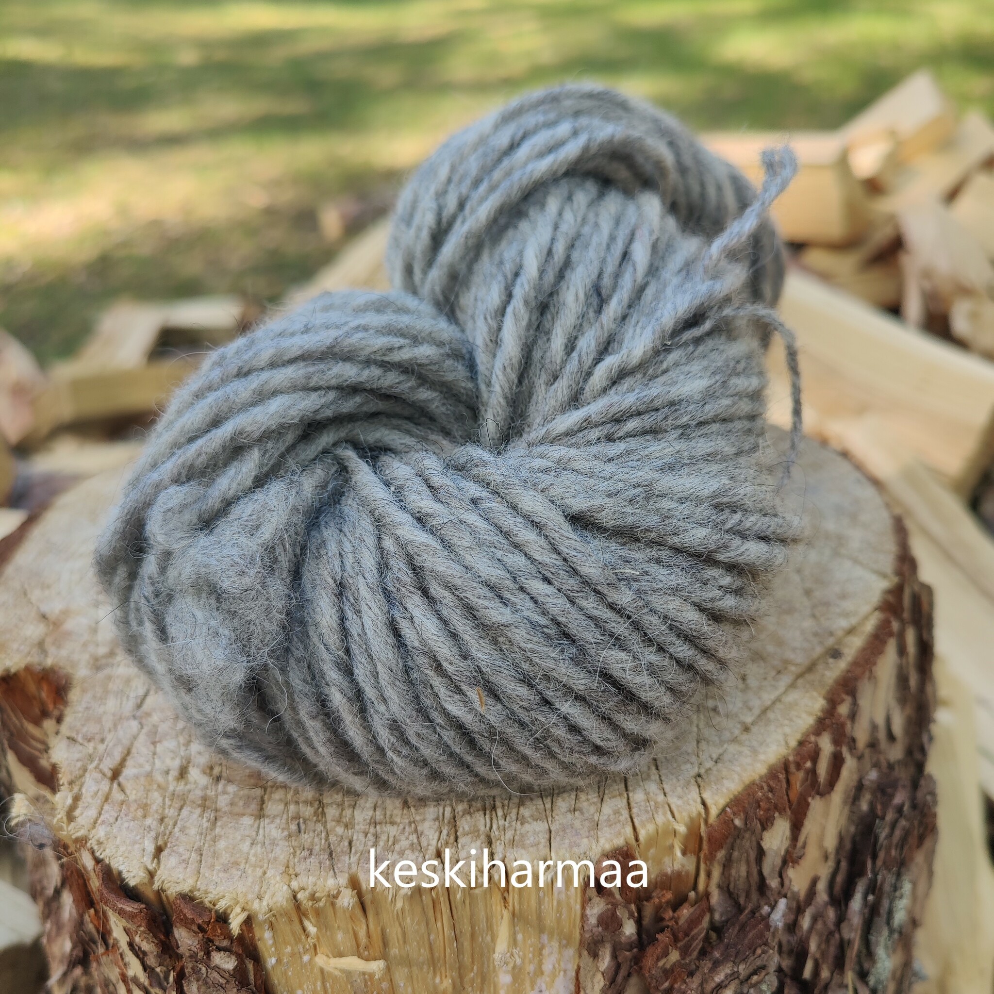 Päivillanka Muhku (100g/80m) Kotimainen, pehmeä ja paksu hahtuvalanka ...