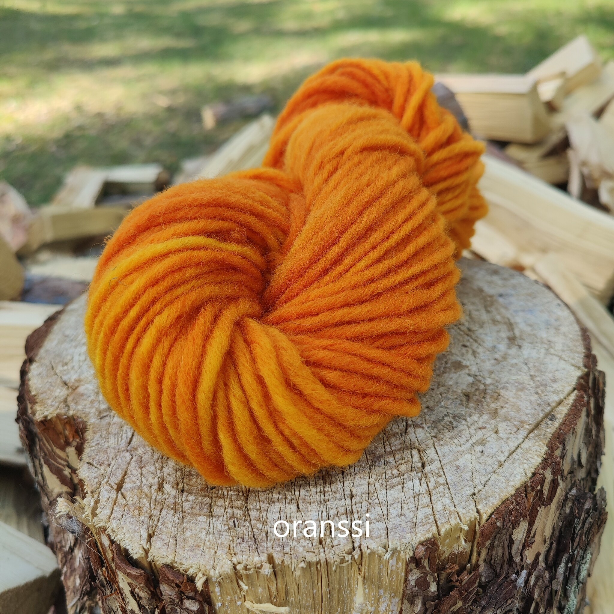 Päivillanka Muhku (100g/80m) Kotimainen, pehmeä ja paksu hahtuvalanka ...