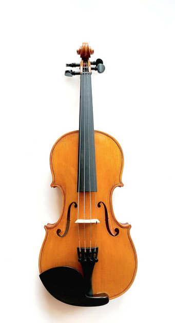 Romanialainen viulu 4/4 – Pohjolan Vuokrasoitin