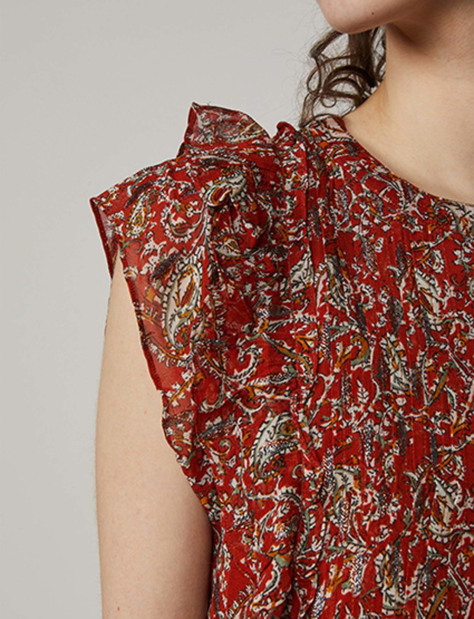 Summum Woman Ruffle Paisley Top Mahogany – Divitia