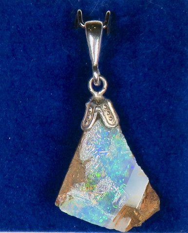 Opaali kivet ja korut – Kivikauppa Qii