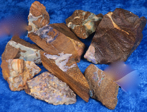 Opaali kivet ja korut – Kivikauppa Qii