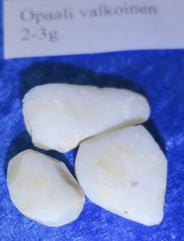 Opaali kivet ja korut – Kivikauppa Qii