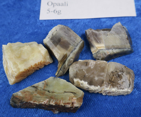 Opaali kivet ja korut – Kivikauppa Qii