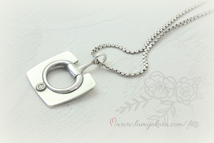 vintage korut hopeaa tai pronssia – Lumijo-koru